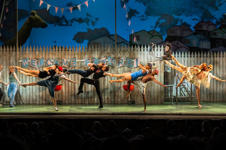 Edward Scissorhands (Dance Version)